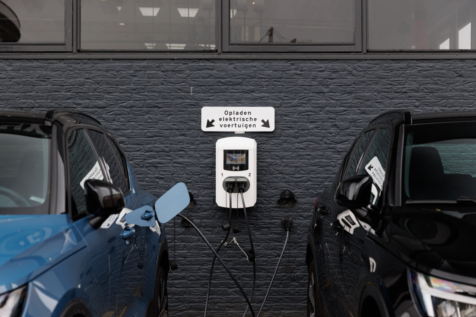 Kosten voor een laadpaal thuis - Pure Lease